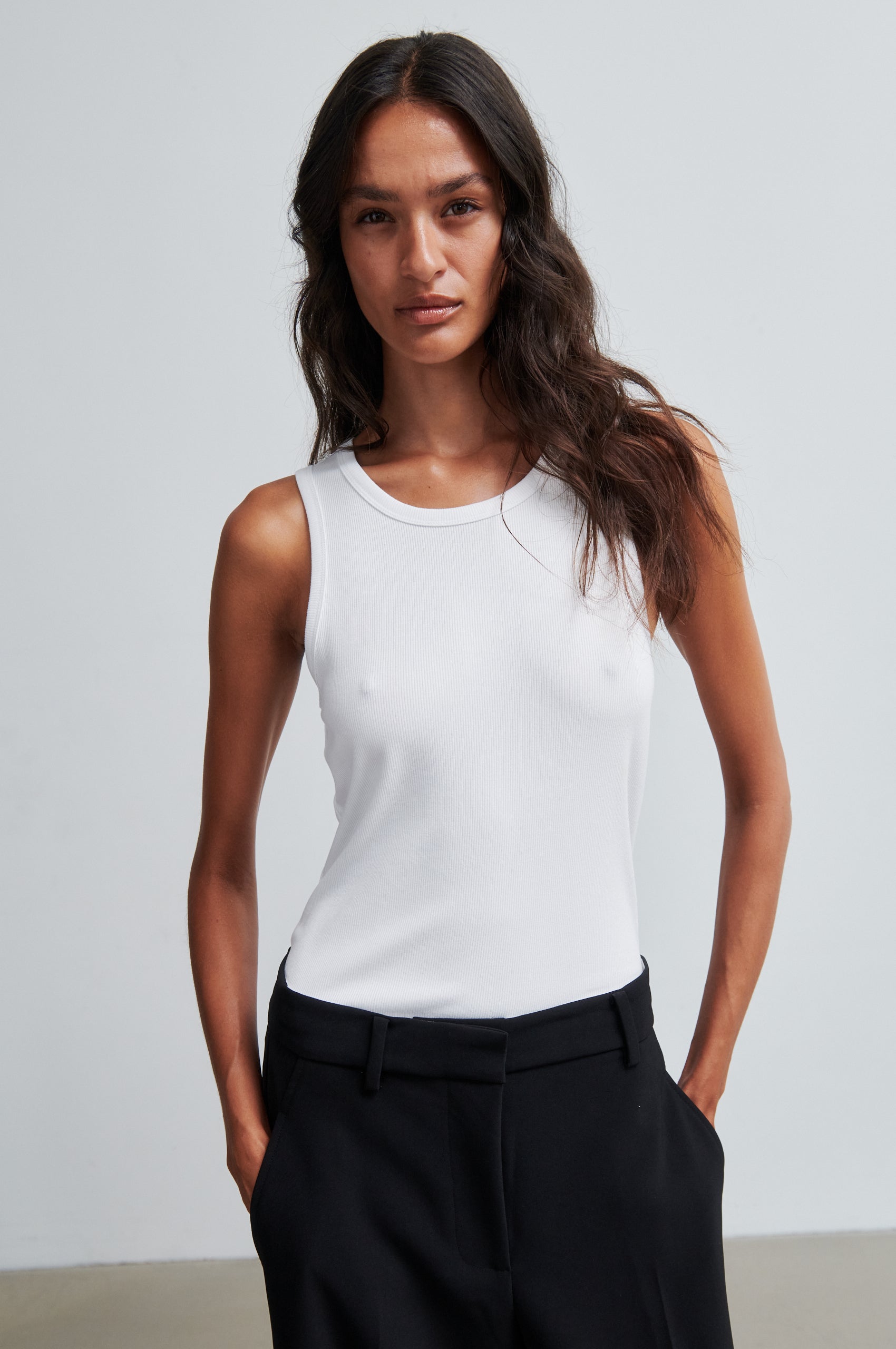 Under Tank Top – secondfemale.se
